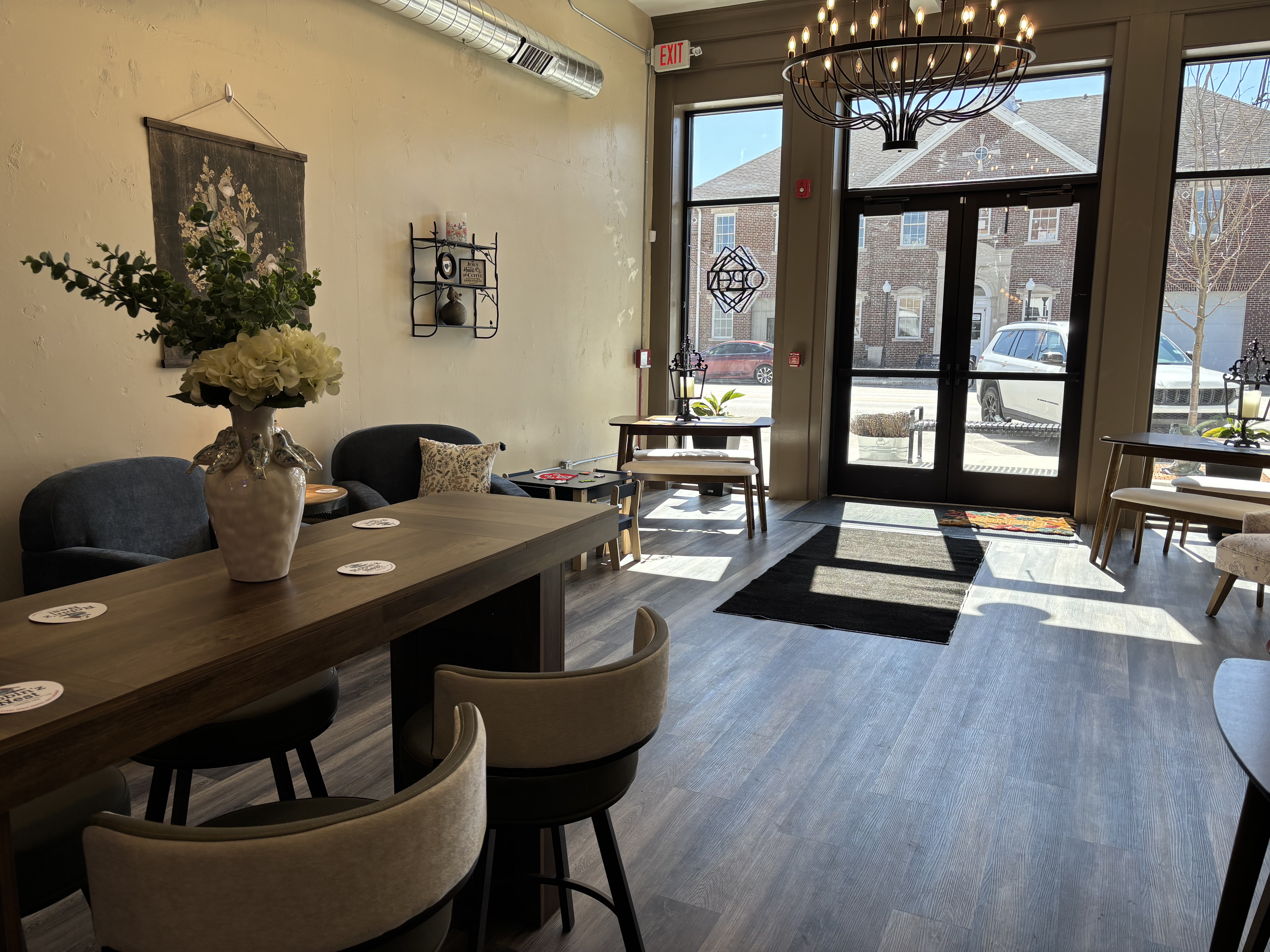 Robin'z Nest - Cozy Cafe